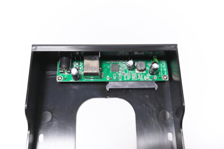 【レビュー】GW3.5AM-SU3G2Pの外観と組み込み方法【HDDケース】 - Raison Detre - ゲームやスマホの情報サイト